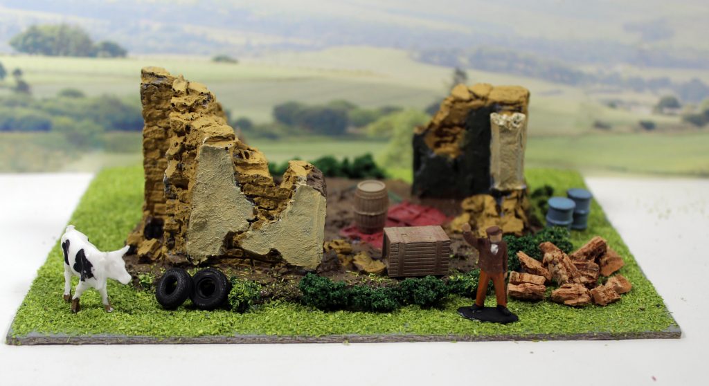 Make a ruined farmhouse scene in “00”. – Classic Collect models