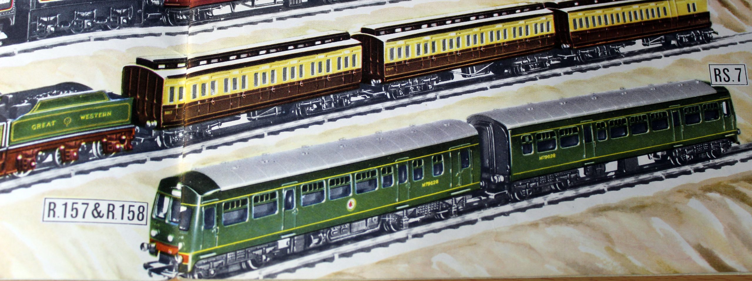 The Triang R157/8, DMU Class 101. Retro Review – Classic Collect models