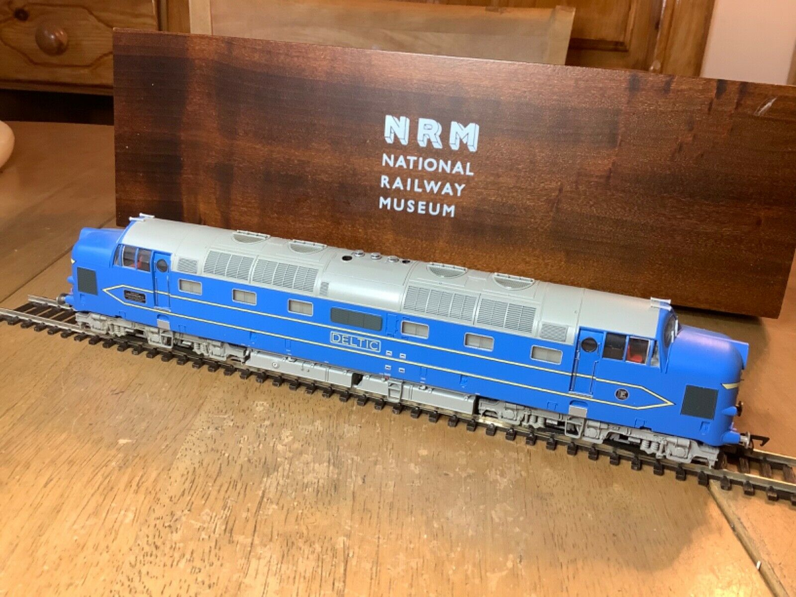 The English Electric class 55, Deltic Locomotive, 00 models history ...