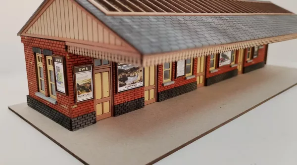 OO Gauge GWR Station Built and ready to display – Classic Collect models